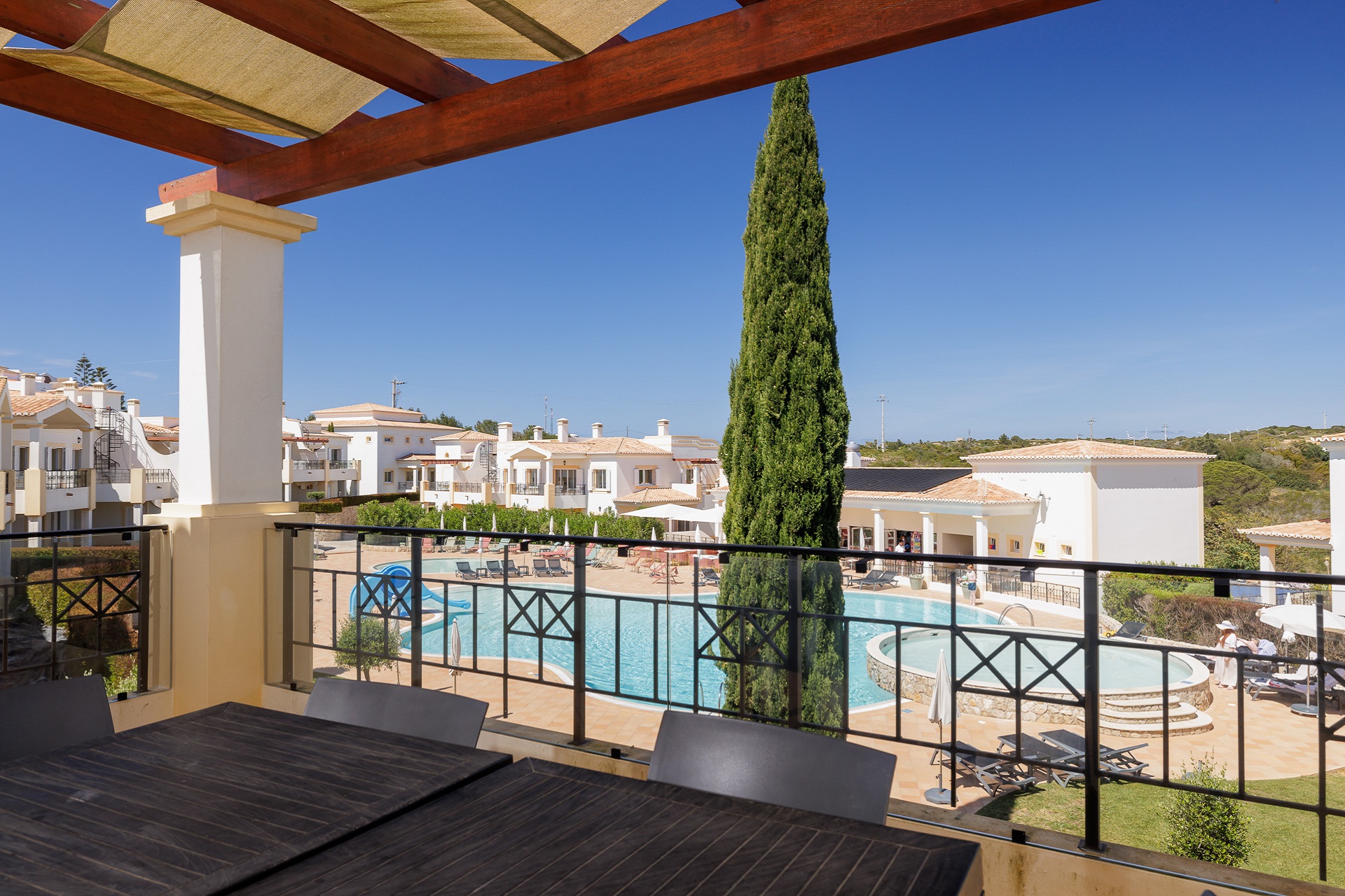 Salema Beach Village: Villas for sale with sea view, Salema, Algarve